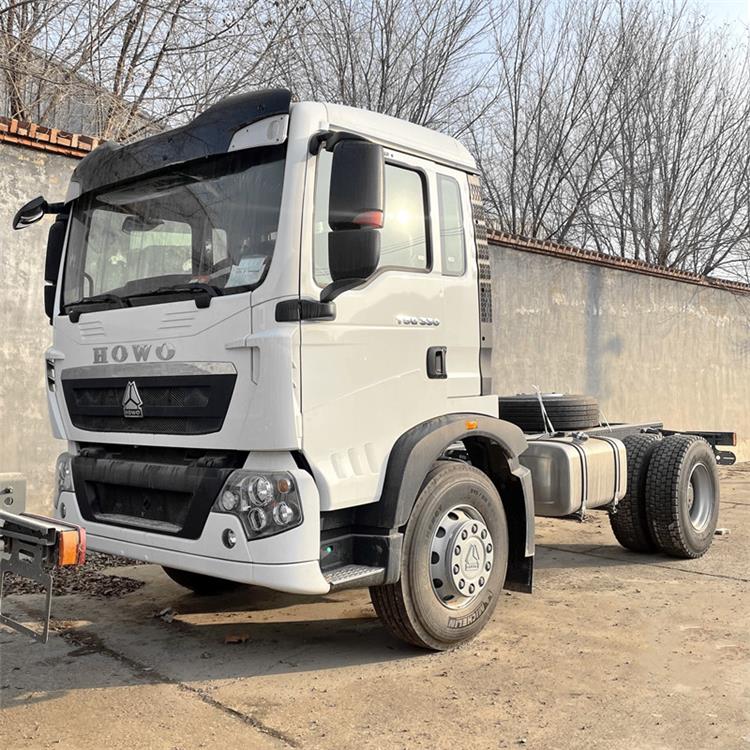 Howo T5G 330hp 4x2 Cargo Truck Chassis Price for Sale